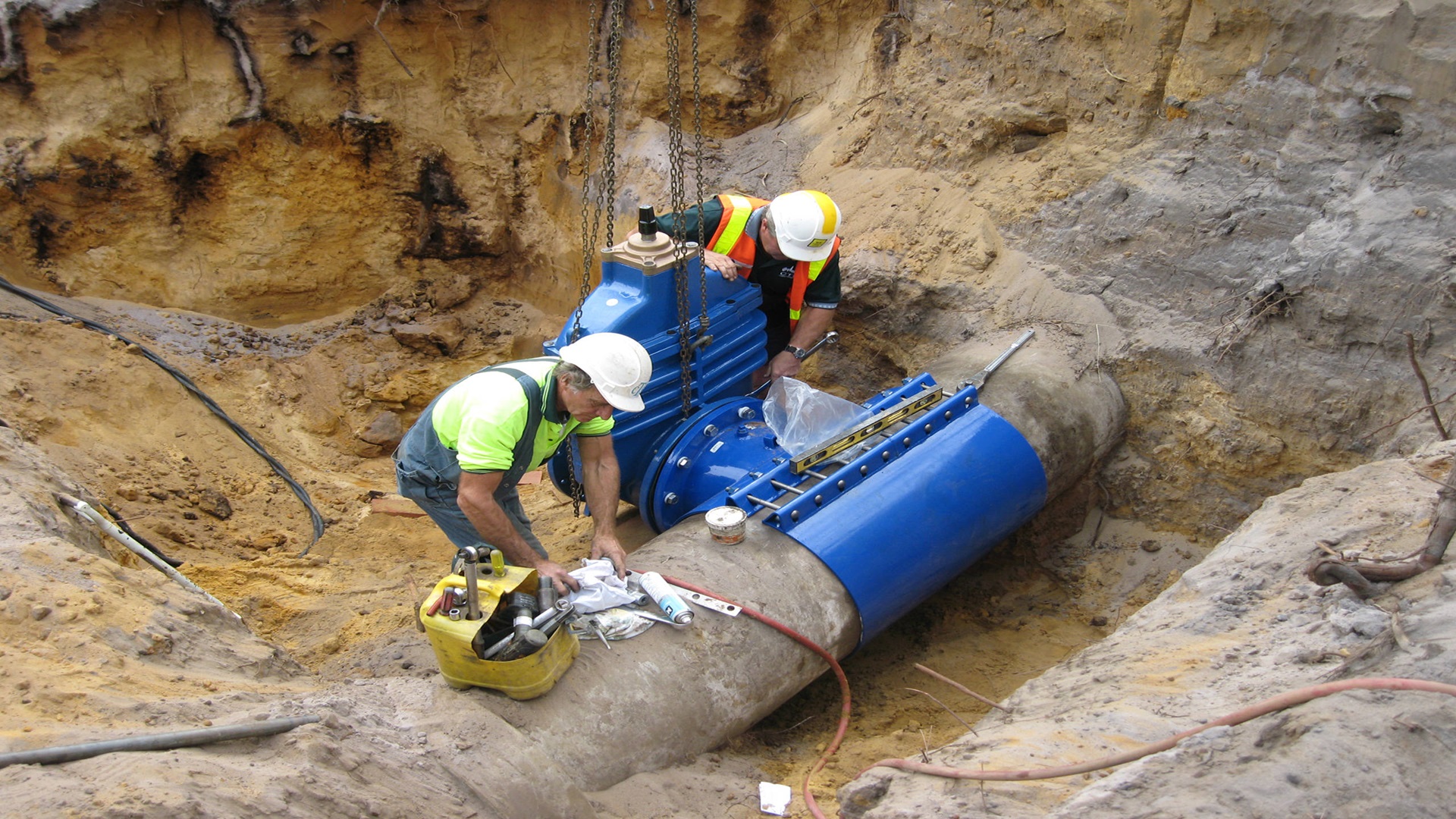 Under Pressure Tapping - AVK Australia Civil